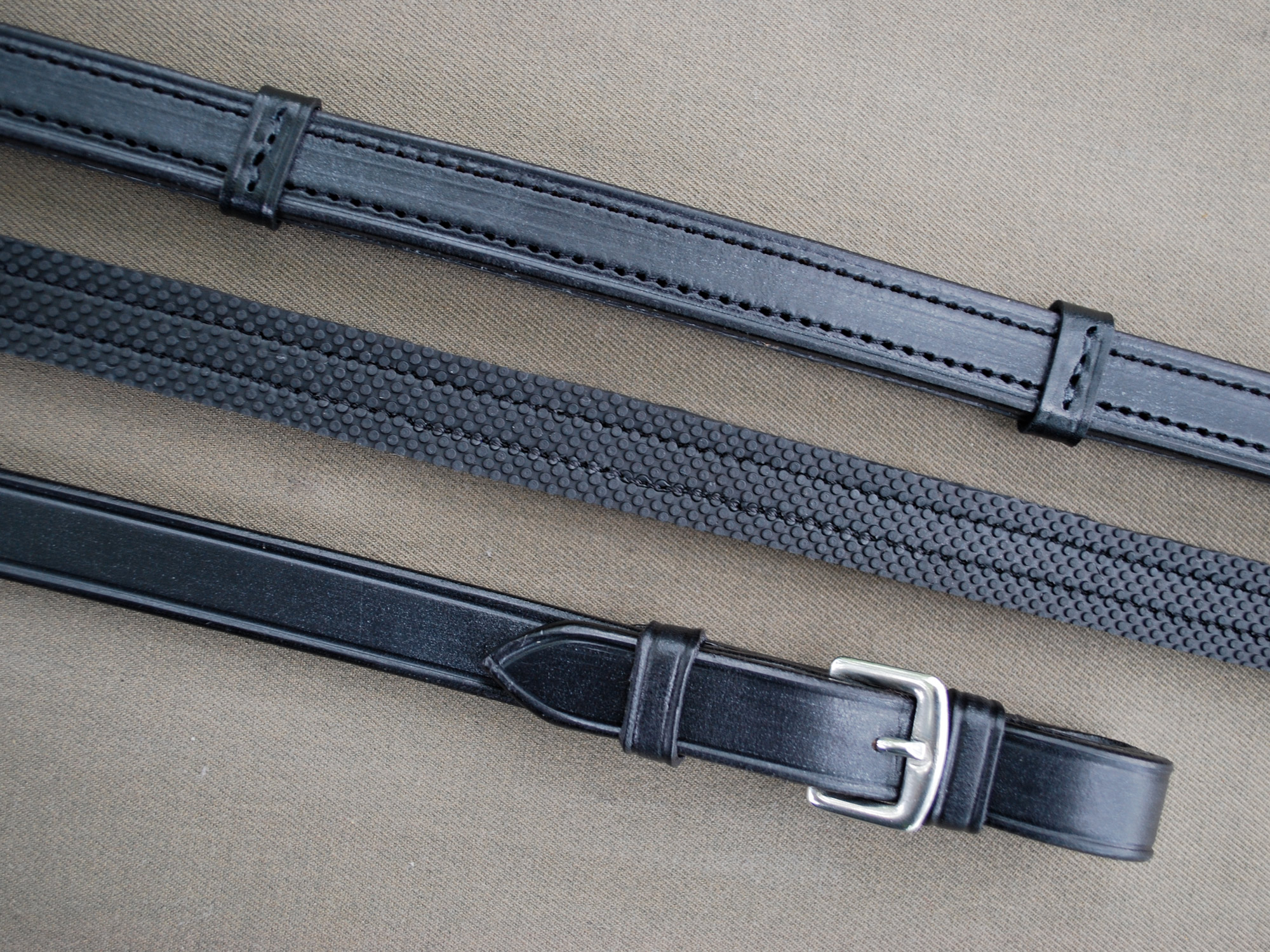 KL Select - Red Barn Easy Grip Reins 5/8" Black - System Equine